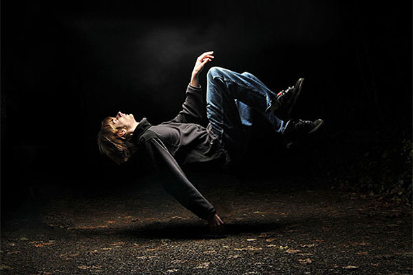 光繪 、 漂浮 攝影 簡單上手， Evan Sharboneau 各種奇妙 攝影 作品拍攝大 揭密 ？ | DIGIPHOTO